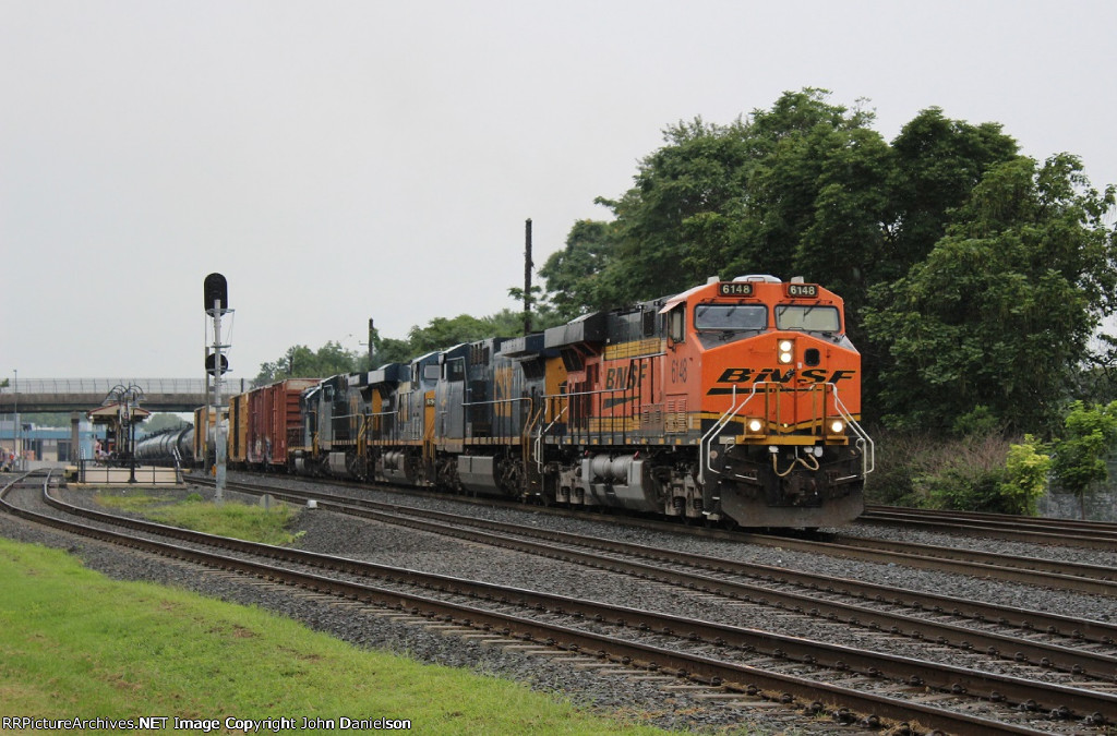 BNSF 6148